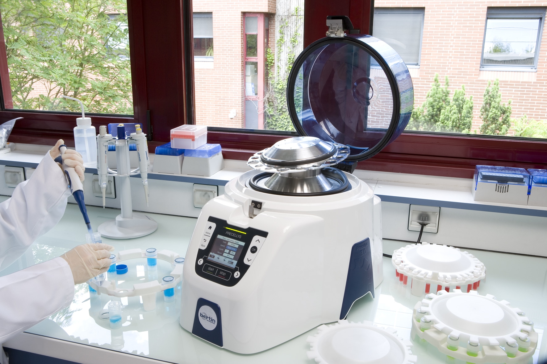 Precellys Evolution homogenizer - Bertin Technologies