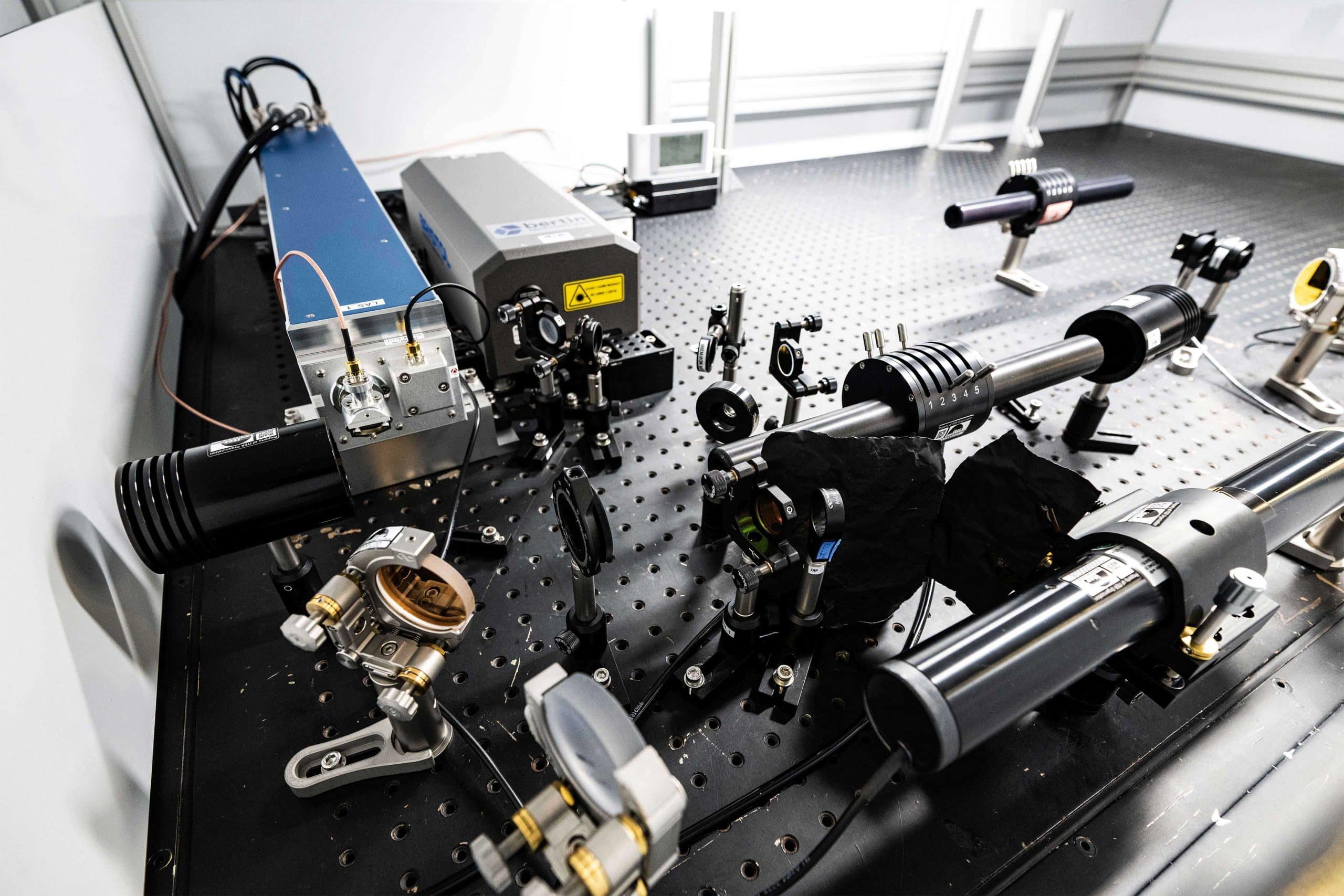 Research and Development for ITER Density Interferometer Polarimeter - Bertin Technologies